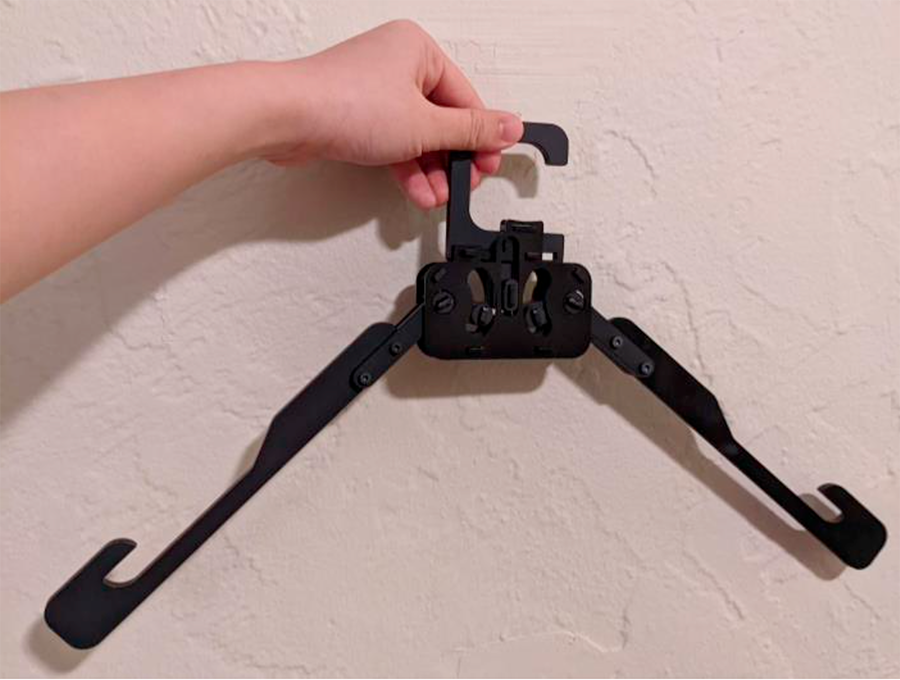 Accesstive Hanger For People With An Upper Extremity Impairment